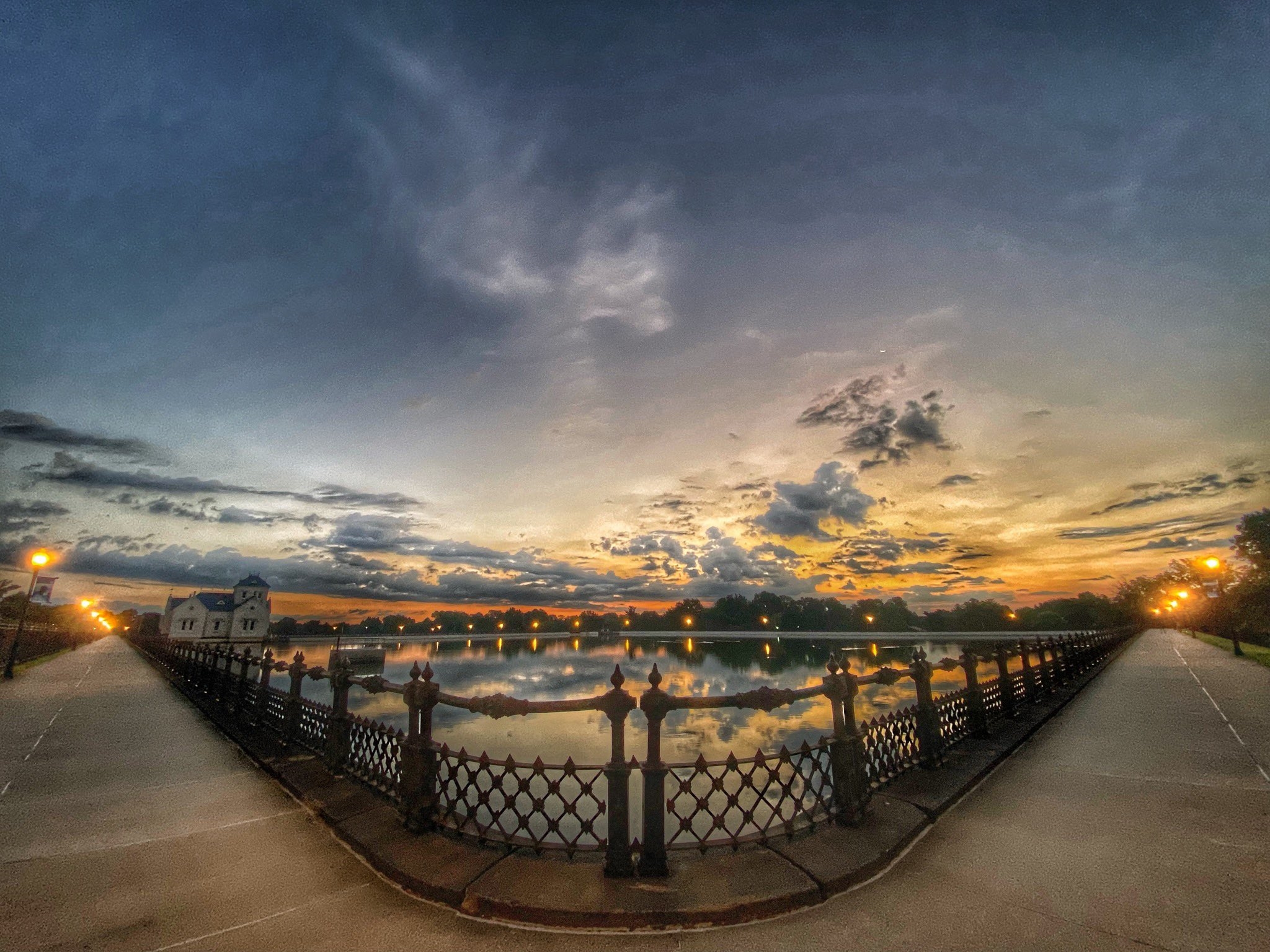 Capturing Gorgeous Views at the Crescent Hill Reservoir - Louisville ...